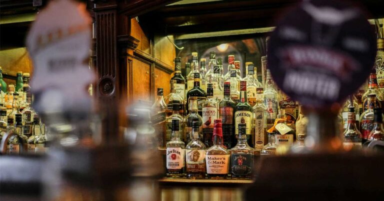 Edinburgh After Dark: Where History Meets Nightlife | Mansley